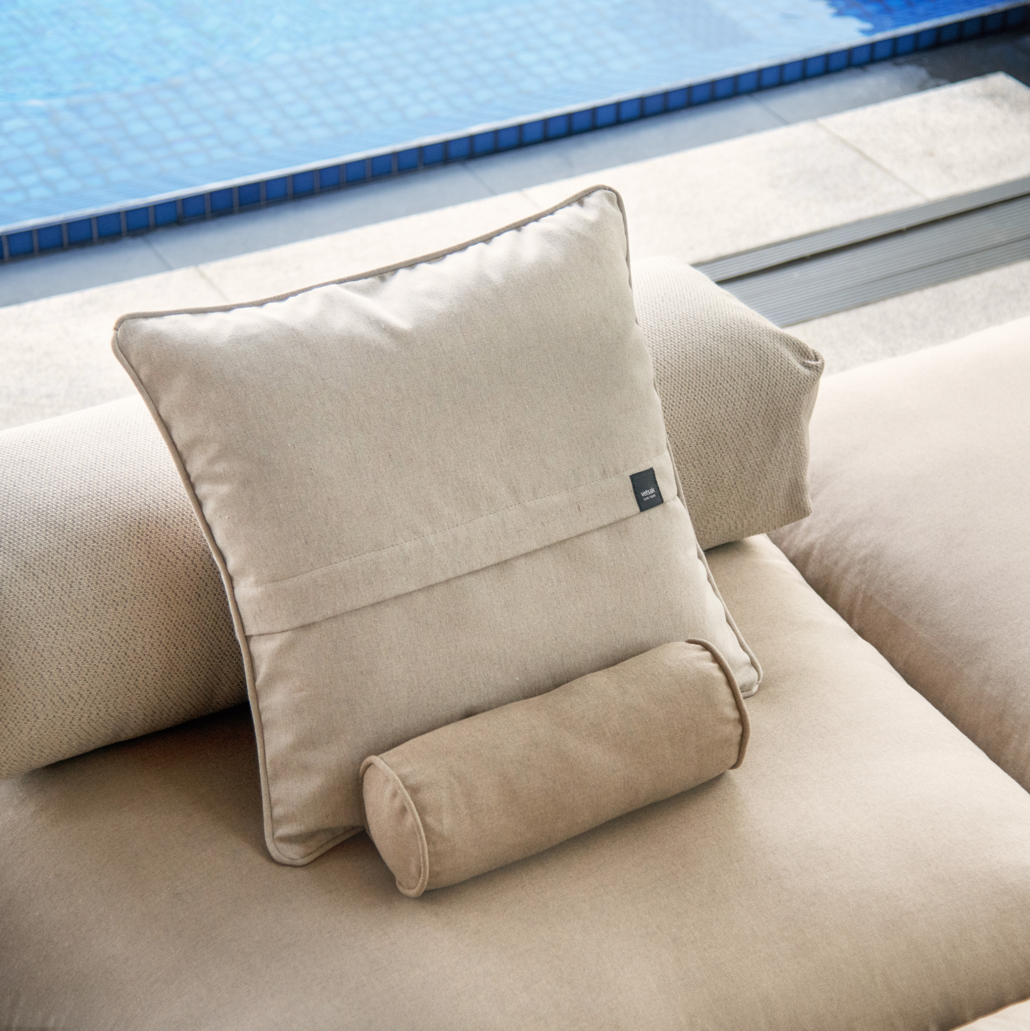 Outdoor Sofas & Lounge Furniture – Comfort Meets Durability | vetsak®